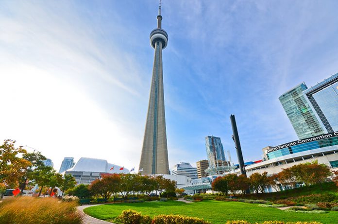 35 Best & Fun Things To Do In Toronto (Canada) - Attractions & Activities