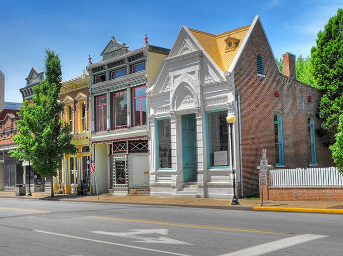 41 Fun Things To Do & Places To Visit In Indiana - Attractions & Activities